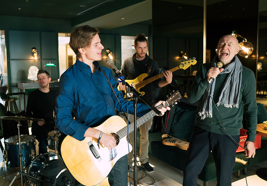 Sunday Sounds - Alba Communications GmbH